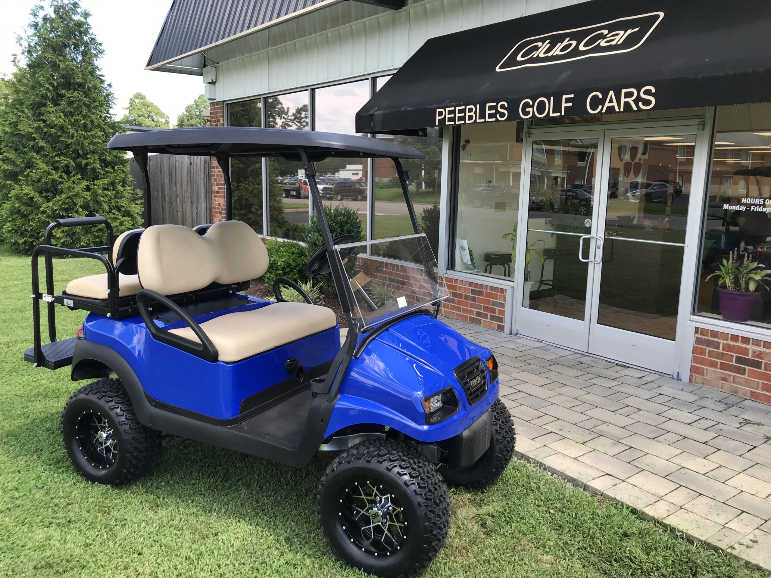 2017 Club Car Lifted Electric 4-pass Golf Car- Blue Phantom | Peebles ...