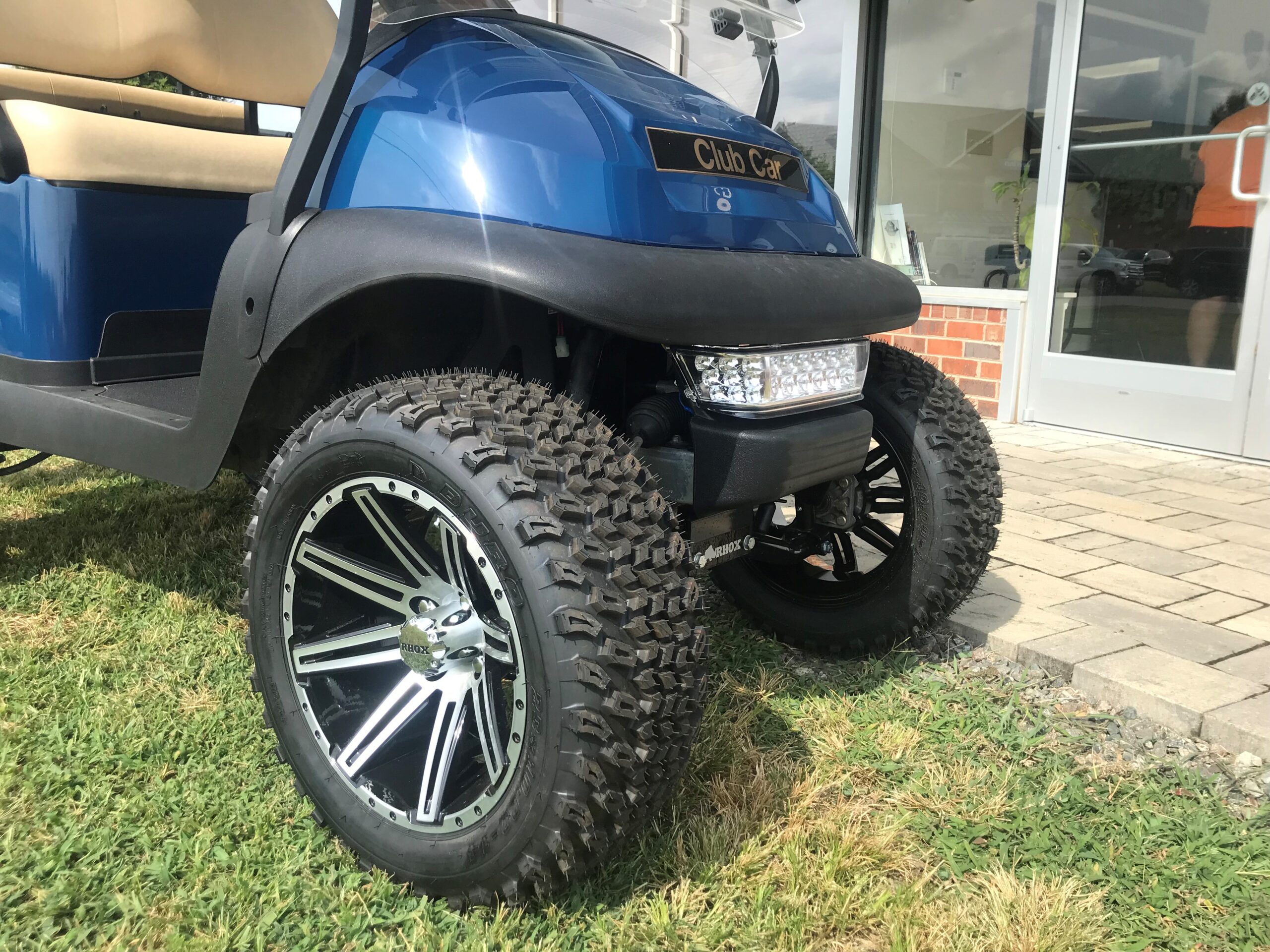 2018 Club Car Lifted Electric 4-pass Golf Car- Blue | Peebles Golf Cars